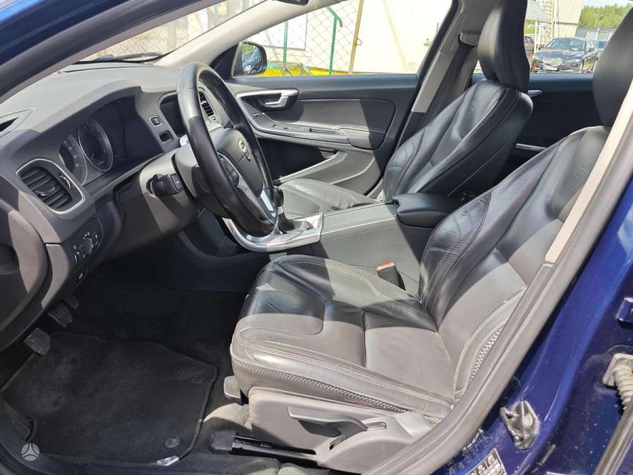 Zils Volvo V60 2012 Viļņa, ar dzinēja tilpumu 1.98 L un nobraukumu 291 tūkst. km par 5790 €, foto 11 vietnē AUTOMOTO.COM.LV
