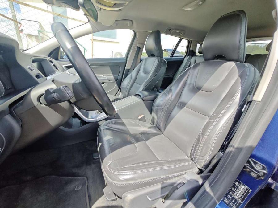 Zils Volvo V60 2012 Viļņa, ar dzinēja tilpumu 1.98 L un nobraukumu 291 tūkst. km par 5790 €, foto 12 vietnē AUTOMOTO.COM.LV