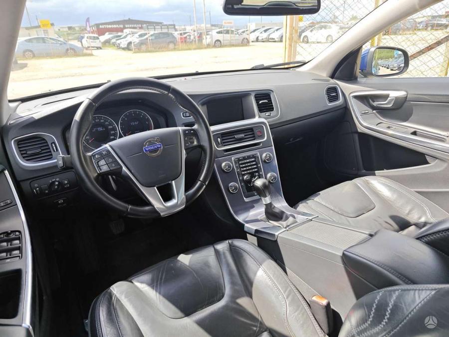 Zils Volvo V60 2012 Viļņa, ar dzinēja tilpumu 1.98 L un nobraukumu 291 tūkst. km par 5790 €, foto 20 vietnē AUTOMOTO.COM.LV