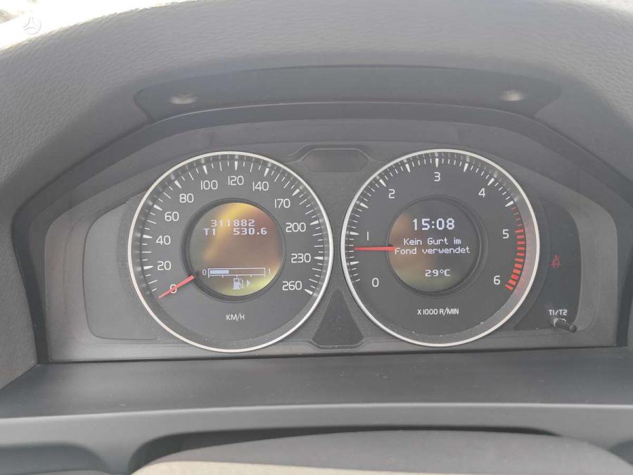 Zils Volvo V60 2012 Viļņa, ar dzinēja tilpumu 1.98 L un nobraukumu 291 tūkst. km par 5790 €, foto 23 vietnē AUTOMOTO.COM.LV