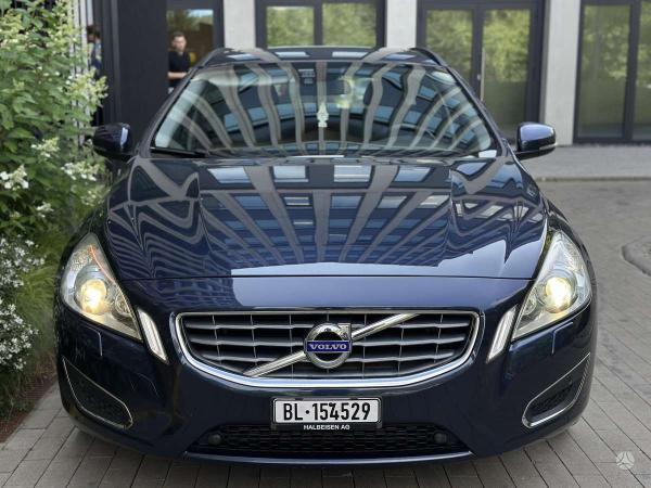 Blue Volvo V60 2012 in Vilnius, with an engine capacity of 2.00 L and mileage of 298 thousand km for 4800 €, photo 6 on AUTOMOTO.COM.LV