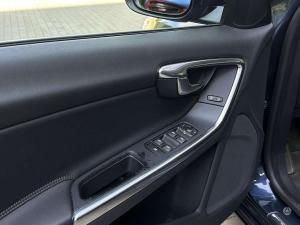 Blue Volvo V60 2012 in Vilnius, with an engine capacity of 2.00 L and mileage of 298 thousand km for 4800 €, photo 24 on AUTOMOTO.COM.LV