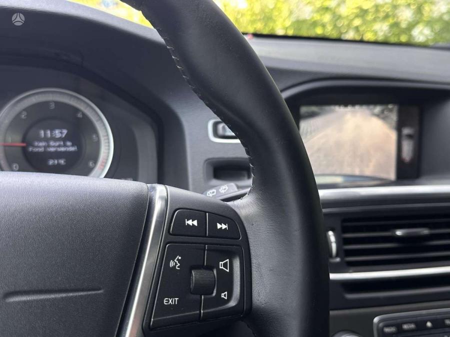 Blue Volvo V60 2012 in Vilnius, with an engine capacity of 2.00 L and mileage of 298 thousand km for 4800 €, photo 30 on AUTOMOTO.COM.LV
