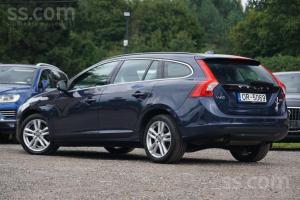 Zils Volvo V60 2012 Rīga, ar dzinēja tilpumu 2.00 L un nobraukumu 209 tūkst. km par 6990 €, foto 4 vietnē AUTOMOTO.COM.LV