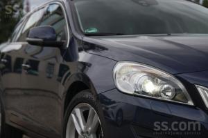 Zils Volvo V60 2012 Rīga, ar dzinēja tilpumu 2.00 L un nobraukumu 209 tūkst. km par 6990 €, foto 6 vietnē AUTOMOTO.COM.LV