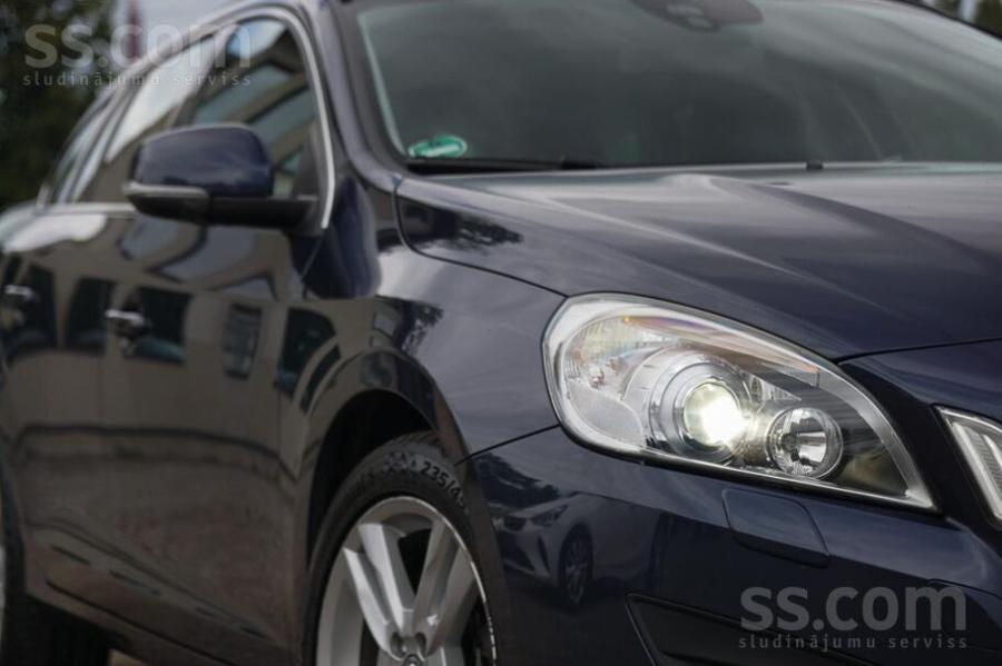Zils Volvo V60 2012 Rīga, ar dzinēja tilpumu 2.00 L un nobraukumu 209 tūkst. km par 6990 €, foto 6 vietnē AUTOMOTO.COM.LV
