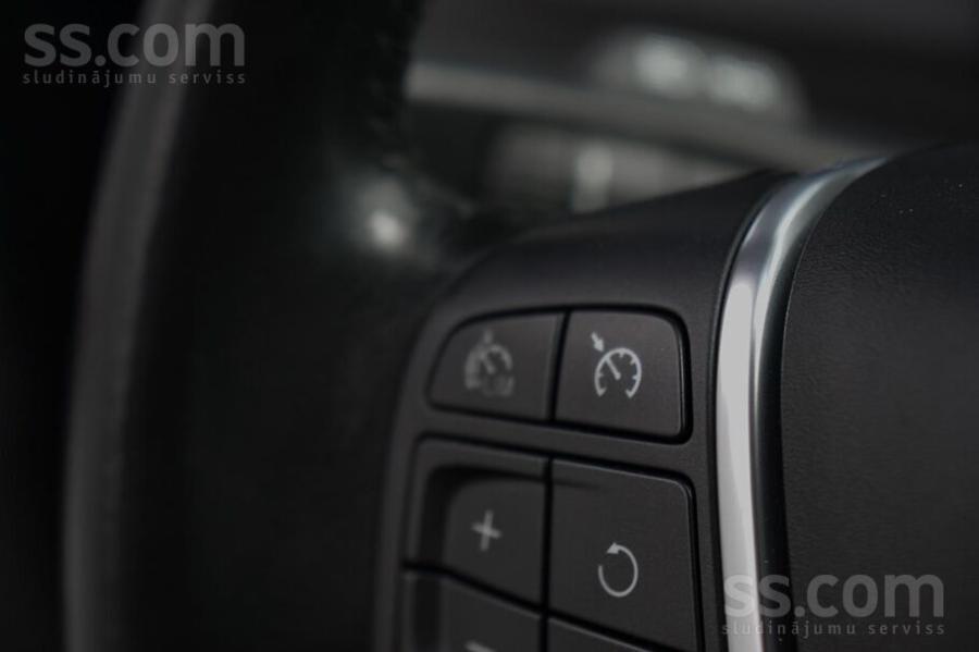 Zils Volvo V60 2012 Rīga, ar dzinēja tilpumu 2.00 L un nobraukumu 209 tūkst. km par 6990 €, foto 14 vietnē AUTOMOTO.COM.LV