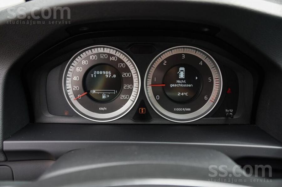 Zils Volvo V60 2012 Rīga, ar dzinēja tilpumu 2.00 L un nobraukumu 209 tūkst. km par 6990 €, foto 16 vietnē AUTOMOTO.COM.LV
