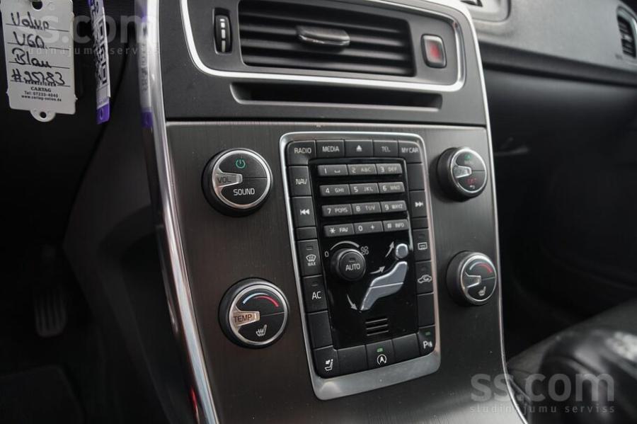 Zils Volvo V60 2012 Rīga, ar dzinēja tilpumu 2.00 L un nobraukumu 209 tūkst. km par 6990 €, foto 19 vietnē AUTOMOTO.COM.LV