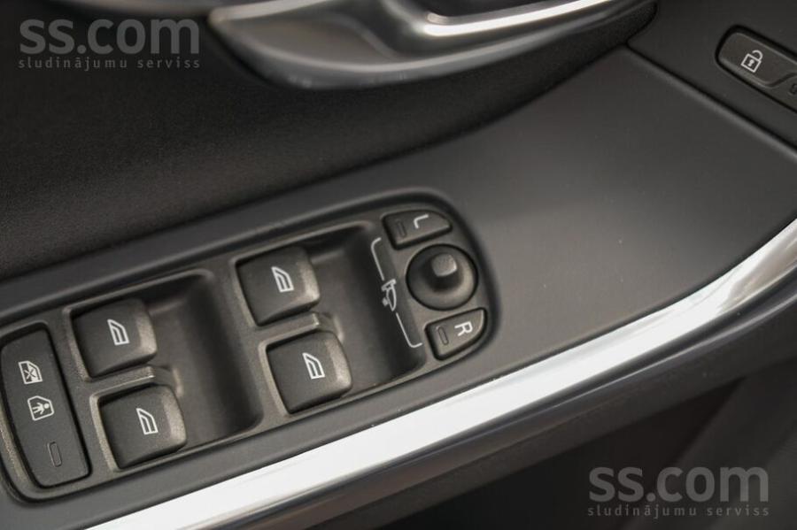 Zils Volvo V60 2012 Rīga, ar dzinēja tilpumu 2.00 L un nobraukumu 209 tūkst. km par 6990 €, foto 20 vietnē AUTOMOTO.COM.LV