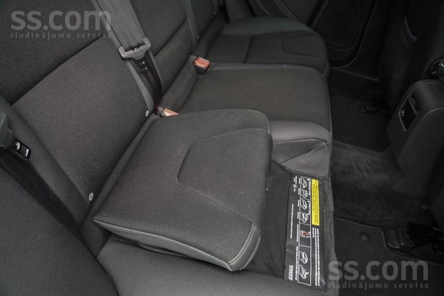 Zils Volvo V60 2012 Rīga, ar dzinēja tilpumu 2.00 L un nobraukumu 209 tūkst. km par 6990 €, foto 24 vietnē AUTOMOTO.COM.LV