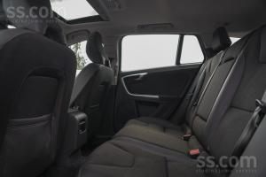Zils Volvo V60 2012 Rīga, ar dzinēja tilpumu 2.00 L un nobraukumu 209 tūkst. km par 6990 €, foto 25 vietnē AUTOMOTO.COM.LV