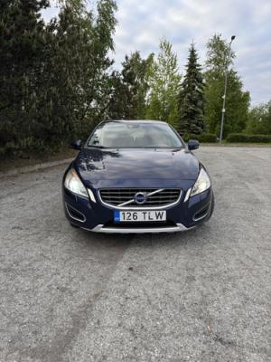 Blue Volvo V60 2012 in Maardu, with an engine capacity of 2.00 L and mileage of 305 thousand km for 5800 €, photo  on AUTOMOTO.COM.LV