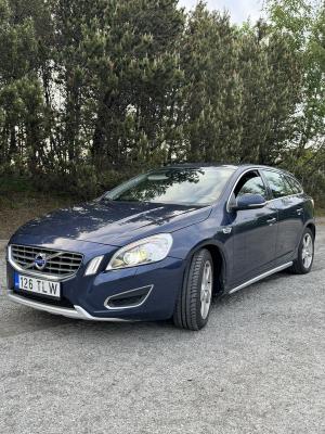 Zils Volvo V60 2012 Mardu, ar dzinēja tilpumu 2.00 L un nobraukumu 305 tūkst. km par 5800 €, foto 11 vietnē AUTOMOTO.COM.LV