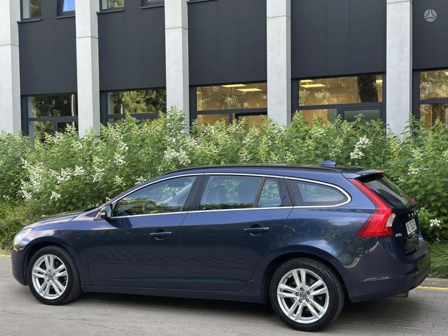 Zils Volvo V60 2012 Viļņa, ar dzinēja tilpumu 1.98 L un nobraukumu 298 tūkst. km par 4450 €, foto 5 vietnē AUTOMOTO.COM.LV