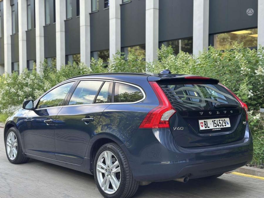 Zils Volvo V60 2012 Viļņa, ar dzinēja tilpumu 1.98 L un nobraukumu 298 tūkst. km par 4450 €, foto 6 vietnē AUTOMOTO.COM.LV