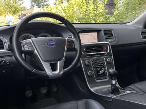 Zils Volvo V60 2012 Viļņa, ar dzinēja tilpumu 1.98 L un nobraukumu 298 tūkst. km par 4450 €, foto 25 vietnē AUTOMOTO.COM.LV