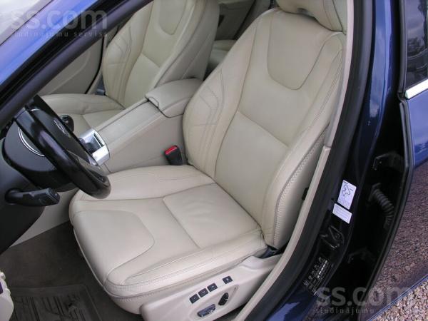 Volvo V60 2012 Rīga vietnē Zils Volvo V60 2012 Rīga, ar dzinēja tilpumu 1.60 L un nobraukumu 0 tūkst. km par 4650 €, foto 11 vietnē AUTOMOTO.COM.LV