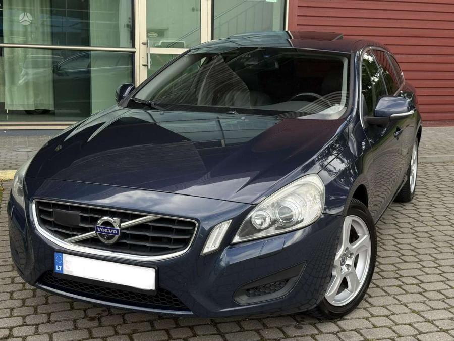 Blue Volvo V60 2012 in Klaipeda, with an engine capacity of 1.60 L and mileage of 255 thousand km for 6500 €, photo 6 on AUTOMOTO.COM.LV