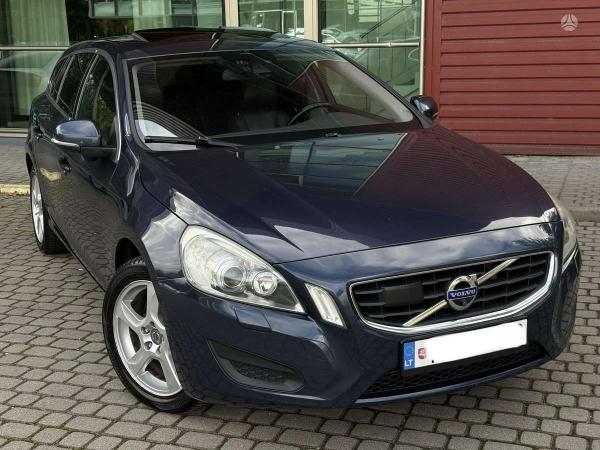 Blue Volvo V60 2012 in Klaipeda, with an engine capacity of 1.60 L and mileage of 255 thousand km for 6500 €, photo 7 on AUTOMOTO.COM.LV