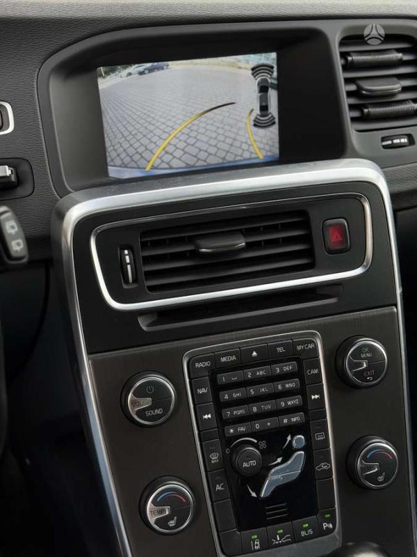 Blue Volvo V60 2012 in Klaipeda, with an engine capacity of 1.60 L and mileage of 255 thousand km for 6500 €, photo 11 on AUTOMOTO.COM.LV