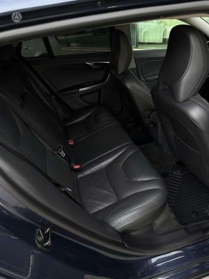 Blue Volvo V60 2012 in Klaipeda, with an engine capacity of 1.60 L and mileage of 255 thousand km for 6500 €, photo 18 on AUTOMOTO.COM.LV