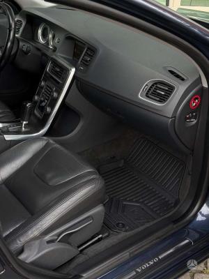 Blue Volvo V60 2012 in Klaipeda, with an engine capacity of 1.60 L and mileage of 255 thousand km for 6500 €, photo 19 on AUTOMOTO.COM.LV