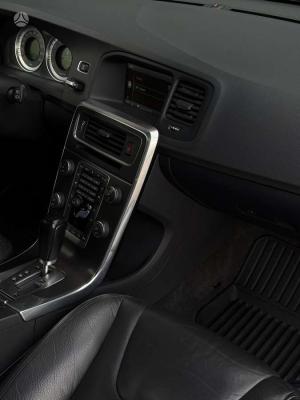 Blue Volvo V60 2012 in Klaipeda, with an engine capacity of 1.60 L and mileage of 255 thousand km for 6500 €, photo 21 on AUTOMOTO.COM.LV