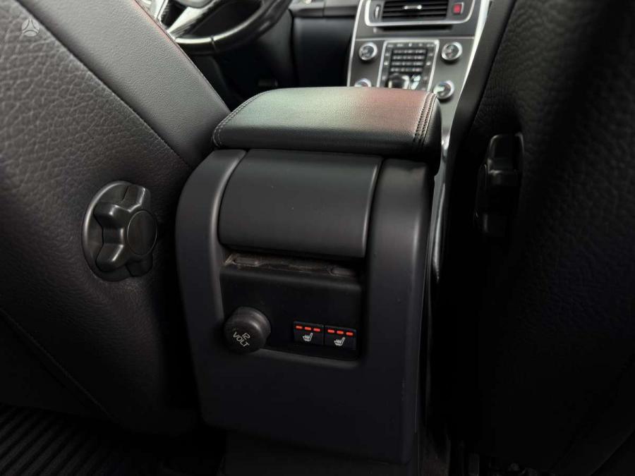 Blue Volvo V60 2012 in Klaipeda, with an engine capacity of 1.60 L and mileage of 255 thousand km for 6500 €, photo 22 on AUTOMOTO.COM.LV
