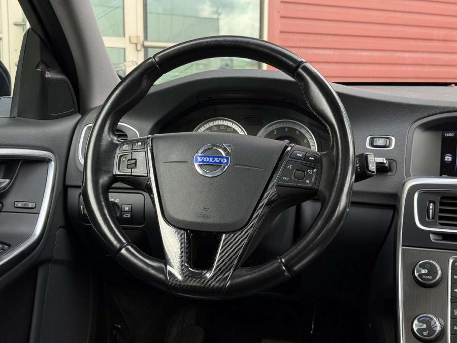 Blue Volvo V60 2012 in Klaipeda, with an engine capacity of 1.60 L and mileage of 255 thousand km for 6500 €, photo 26 on AUTOMOTO.COM.LV
