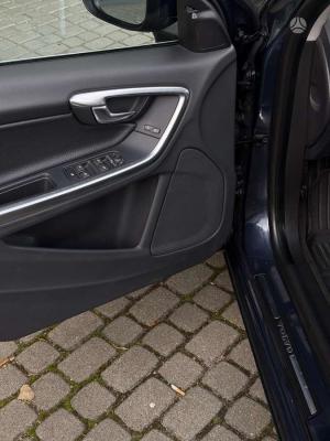 Blue Volvo V60 2012 in Klaipeda, with an engine capacity of 1.60 L and mileage of 255 thousand km for 6500 €, photo 28 on AUTOMOTO.COM.LV