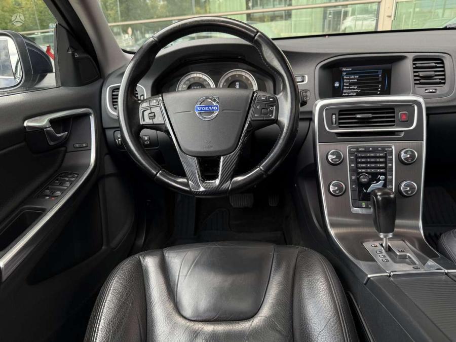 Blue Volvo V60 2012 in Klaipeda, with an engine capacity of 1.60 L and mileage of 255 thousand km for 6500 €, photo 34 on AUTOMOTO.COM.LV