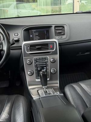 Blue Volvo V60 2012 in Klaipeda, with an engine capacity of 1.60 L and mileage of 255 thousand km for 6500 €, photo 36 on AUTOMOTO.COM.LV