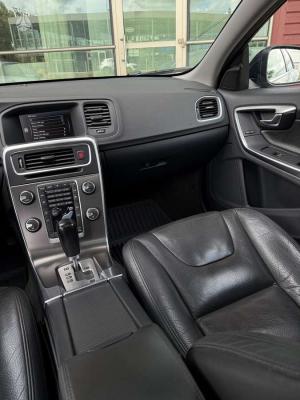 Blue Volvo V60 2012 in Klaipeda, with an engine capacity of 1.60 L and mileage of 255 thousand km for 6500 €, photo 37 on AUTOMOTO.COM.LV