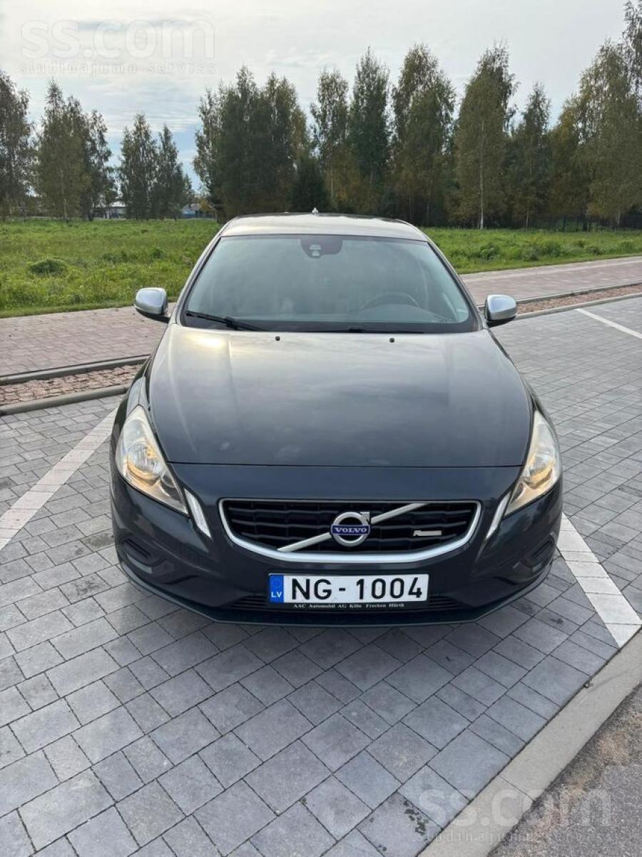 Blue Volvo V60 2012 in Jelgava, with an engine capacity of 1.60 L and mileage of 256 thousand km for 5100 €, photo 1 on AUTOMOTO.COM.LV