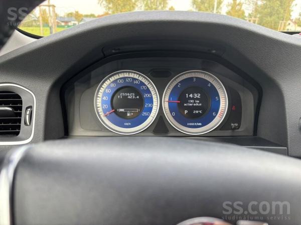 Blue Volvo V60 2012 in Jelgava, with an engine capacity of 1.60 L and mileage of 256 thousand km for 5100 €, photo 5 on AUTOMOTO.COM.LV