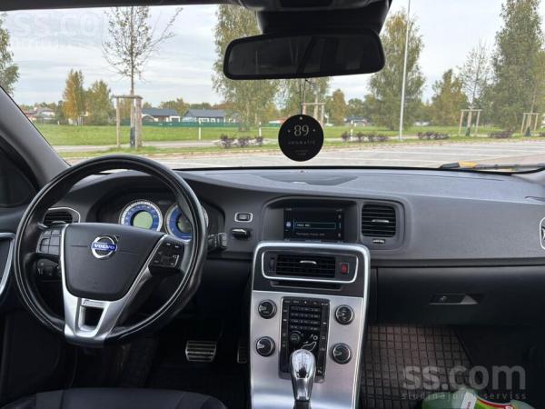 Blue Volvo V60 2012 in Jelgava, with an engine capacity of 1.60 L and mileage of 256 thousand km for 5100 €, photo 6 on AUTOMOTO.COM.LV