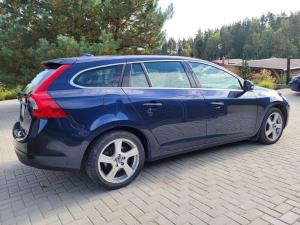 Blue Volvo V60 2012 in Vilnius, with an engine capacity of 2.00 L and mileage of 334 thousand km for 5700 €, photo 4 on AUTOMOTO.COM.LV