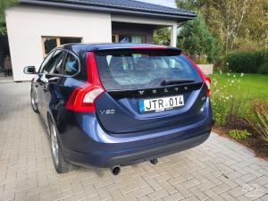Blue Volvo V60 2012 in Vilnius, with an engine capacity of 2.00 L and mileage of 334 thousand km for 5700 €, photo 8 on AUTOMOTO.COM.LV