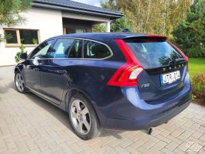 Blue Volvo V60 2012 in Vilnius, with an engine capacity of 2.00 L and mileage of 334 thousand km for 5700 €, photo 9 on AUTOMOTO.COM.LV