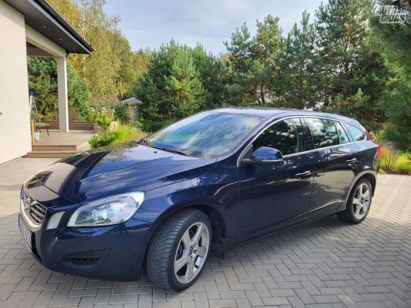 Volvo V60 2012 Viļņa vietnē Zils Volvo V60 2012 Viļņa, ar dzinēja tilpumu 2.00 L un nobraukumu 334 tūkst. km par 5700 €, foto 10 vietnē AUTOMOTO.COM.LV
