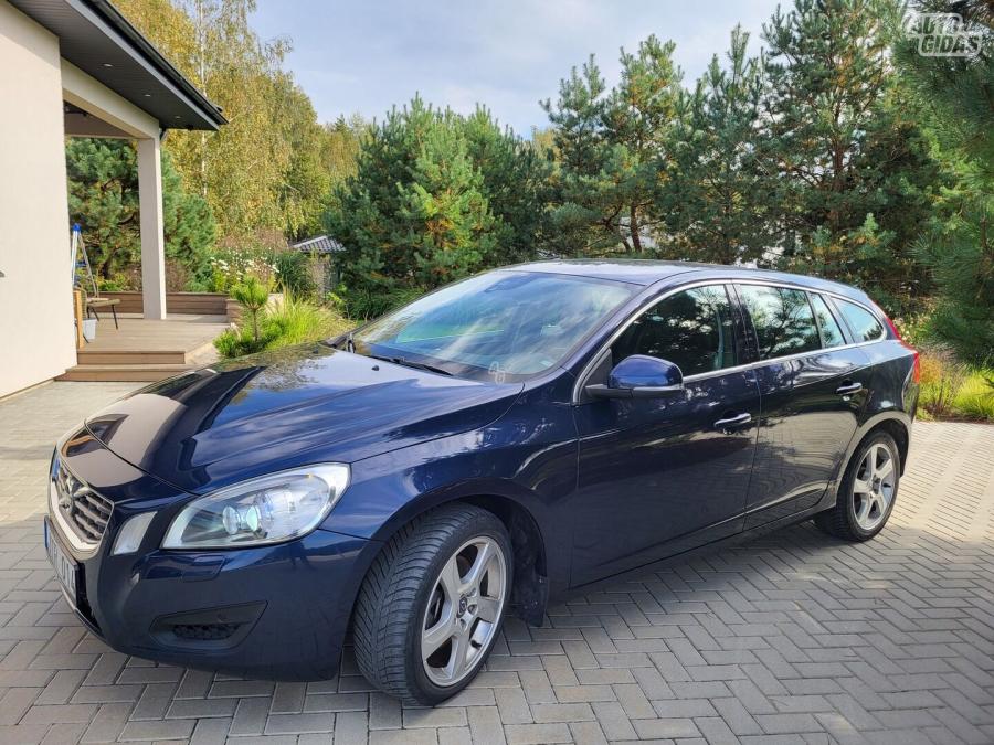 Blue Volvo V60 2012 in Vilnius, with an engine capacity of 2.00 L and mileage of 334 thousand km for 5700 €, photo 10 on AUTOMOTO.COM.LV
