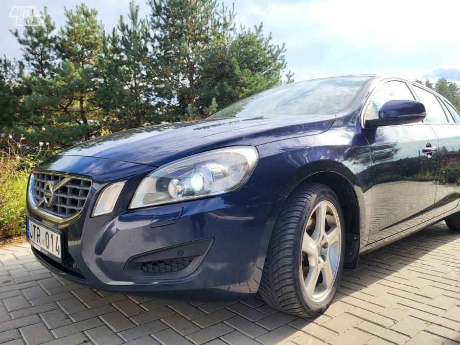 Blue Volvo V60 2012 in Vilnius, with an engine capacity of 2.00 L and mileage of 334 thousand km for 5700 €, photo 12 on AUTOMOTO.COM.LV