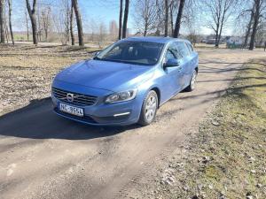 Zils Volvo V60 2013 Jēkabpils, ar dzinēja tilpumu 1.60 L un nobraukumu 283 tūkst. km par 4800 €, foto 3 vietnē AUTOMOTO.COM.LV