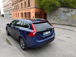 Zils Volvo V60 2013 Rīga, ar dzinēja tilpumu 1.60 L un nobraukumu 307 tūkst. km par 5900 €, foto 2 vietnē AUTOMOTO.COM.LV