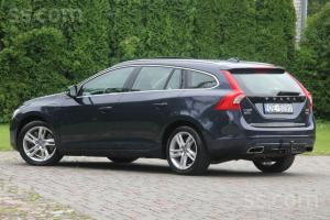 Blue Volvo V60 2013 in Riga, with an engine capacity of 2.40 L and mileage of 0 thousand km for 7950 €, photo 3 on AUTOMOTO.COM.LV