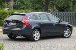 Blue Volvo V60 2013 in Riga, with an engine capacity of 2.40 L and mileage of 0 thousand km for 7950 €, photo 5 on AUTOMOTO.COM.LV