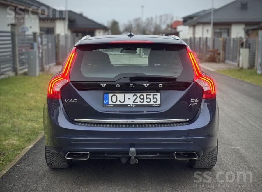 Zils Volvo V60 2013 Jelgava, ar dzinēja tilpumu 2.40 L un nobraukumu 227 tūkst. km par 9400 €, foto 7 vietnē AUTOMOTO.COM.LV