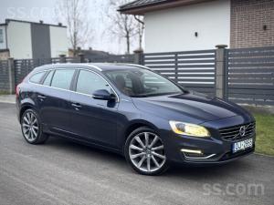 Zils Volvo V60 2013 Jelgava, ar dzinēja tilpumu 2.40 L un nobraukumu 227 tūkst. km par 9200 €, foto 4 vietnē AUTOMOTO.COM.LV