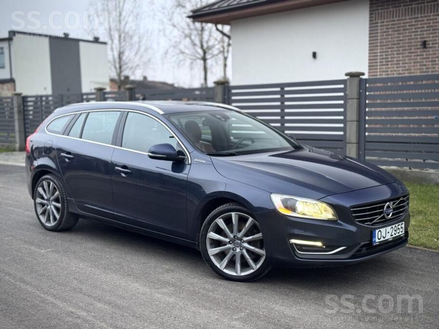 Zils Volvo V60 2013 Jelgava, ar dzinēja tilpumu 2.40 L un nobraukumu 227 tūkst. km par 9200 €, foto 4 vietnē AUTOMOTO.COM.LV